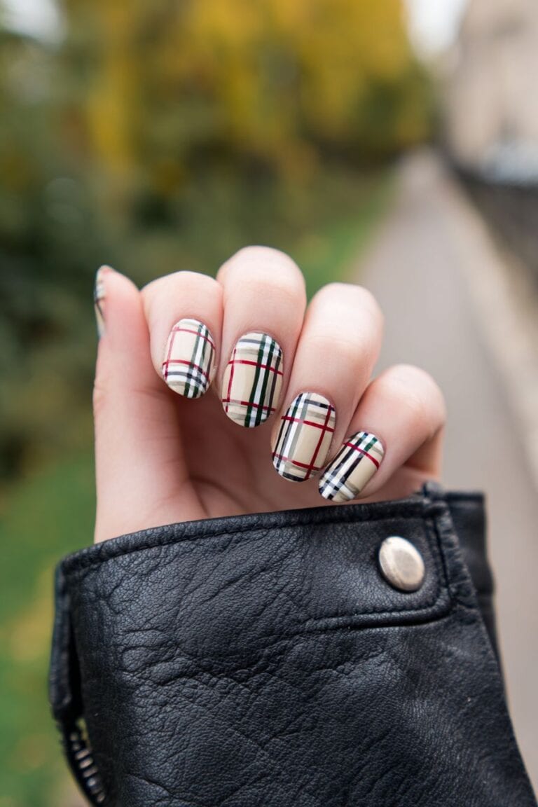 34 Preppy Nail Design Ideas - Nail the Glam