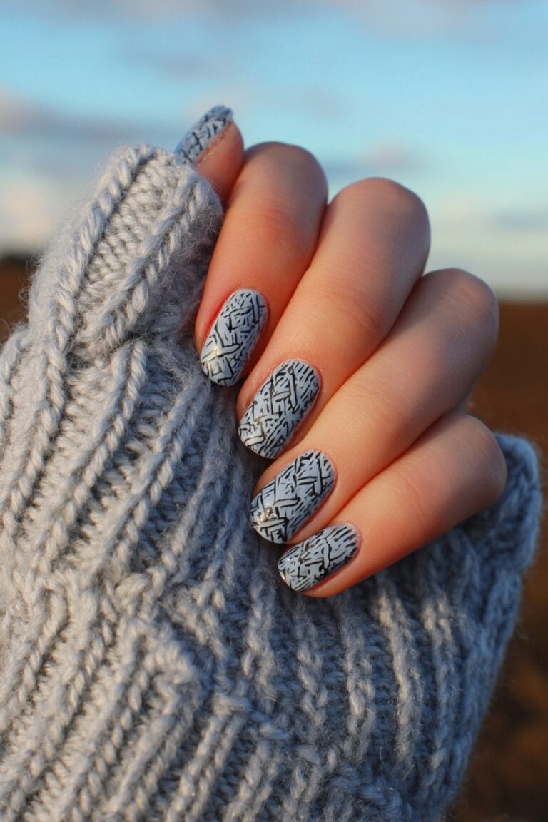 20 Easy Winter Nail Ideas - Nail the Glam